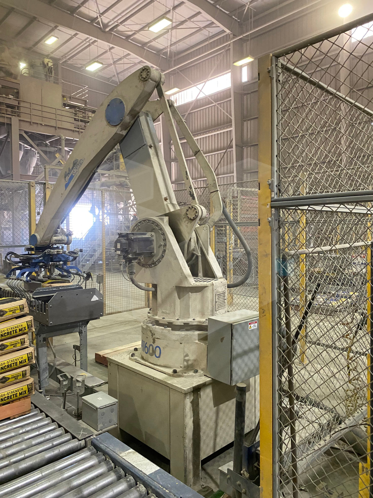 Columbia Okura Robot Palletizer