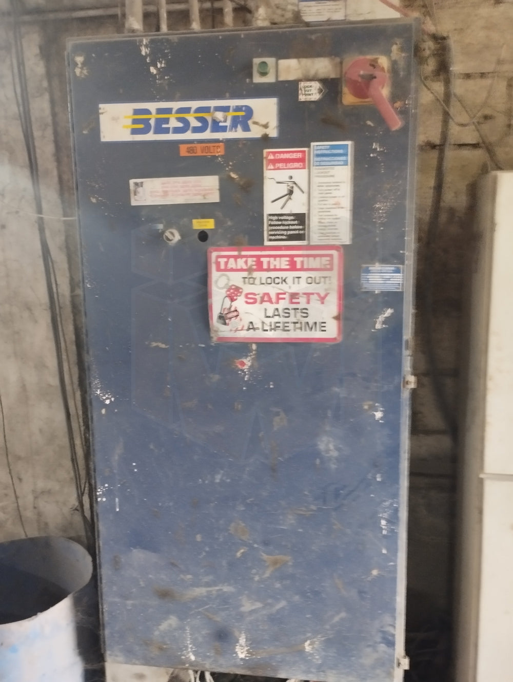 Besser V3-12 block machine