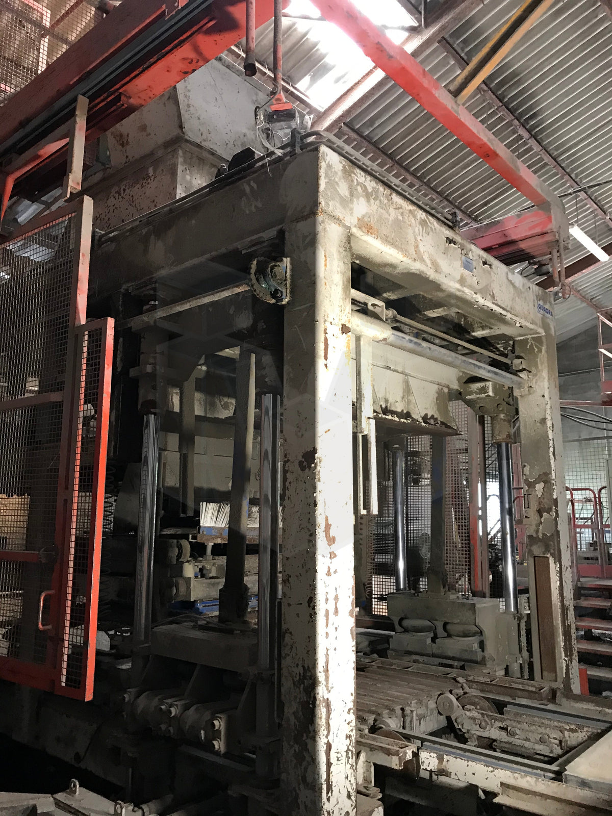 Quadra 5 block machine