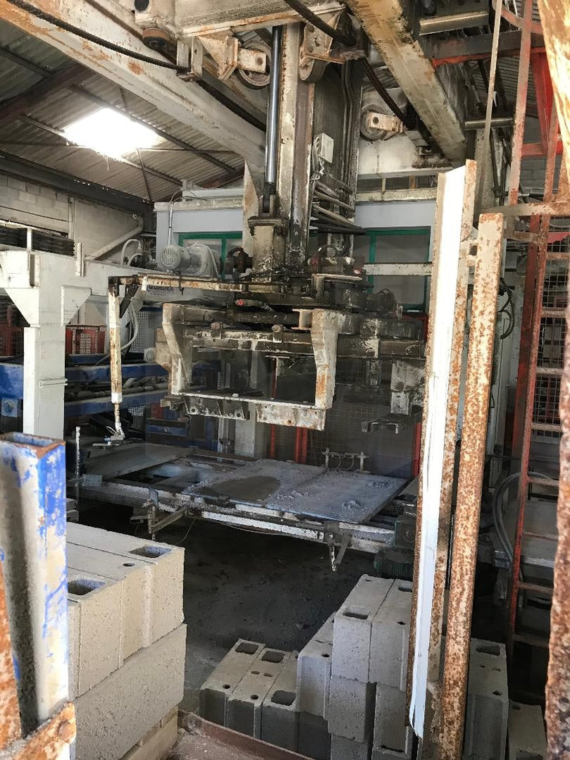 Quadra 5 block machine