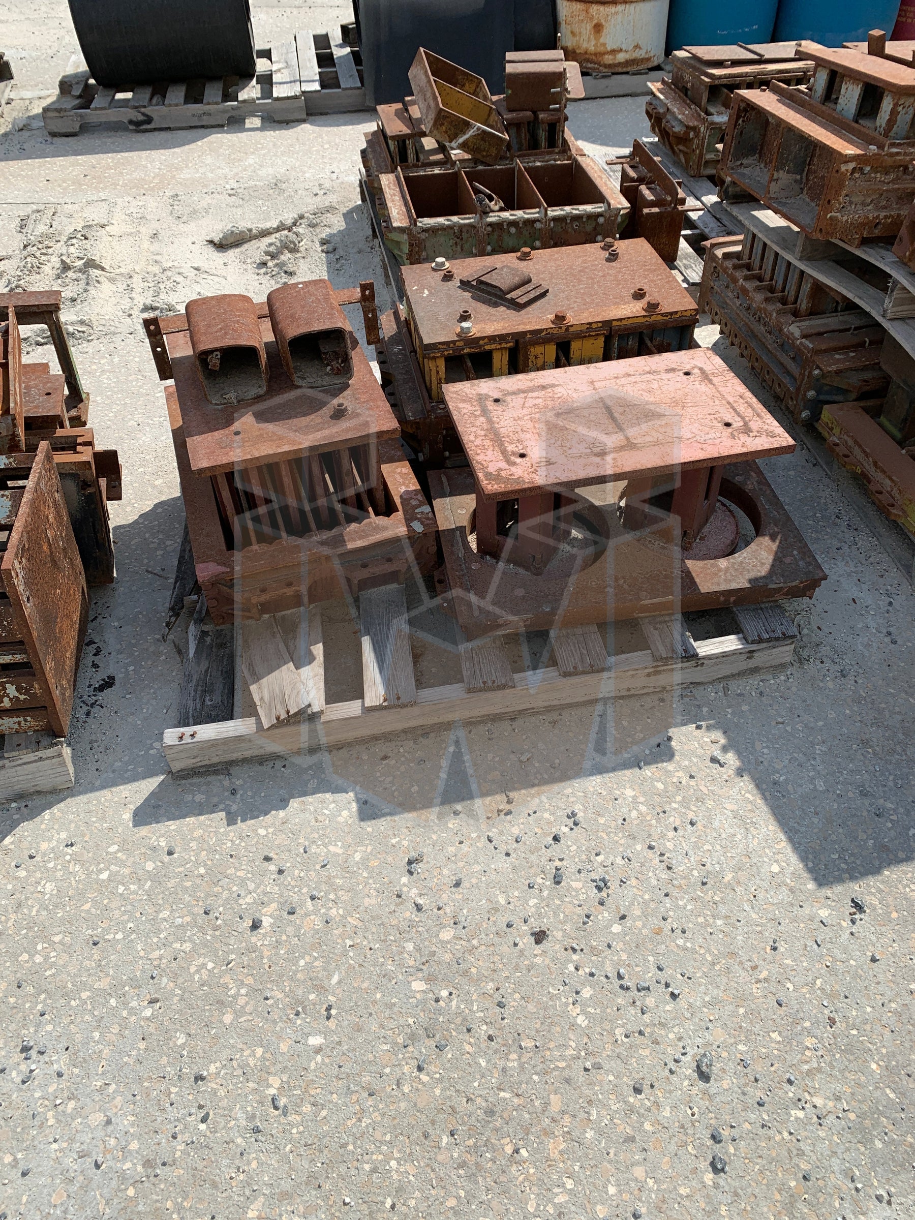 Columbia Assorted Molds Boxes