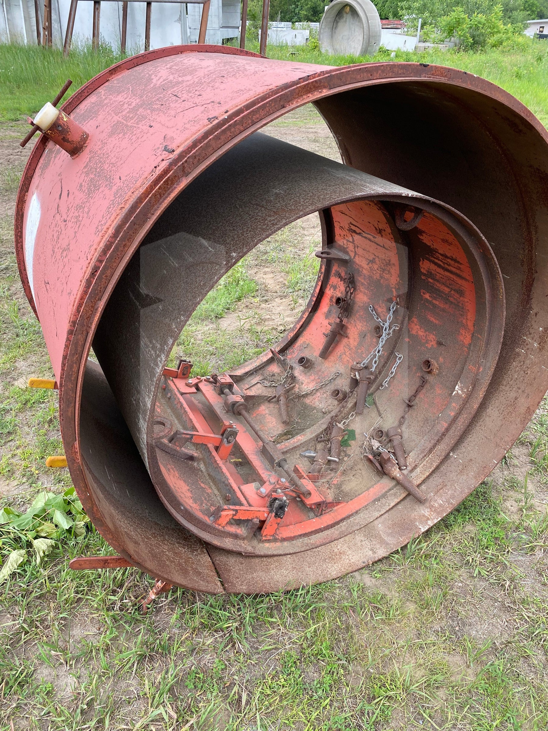 Manhole core and jacket